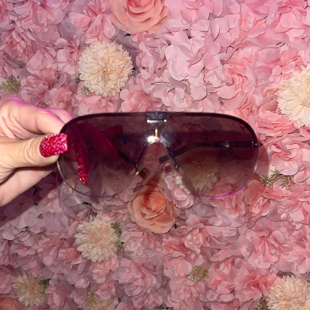 Authentic Grey Gucci Sunglasses Gem